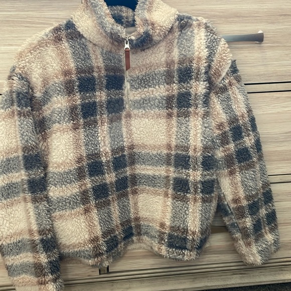 thread supply | Tops | Fuzzy Half Sip Flannel | Poshmark